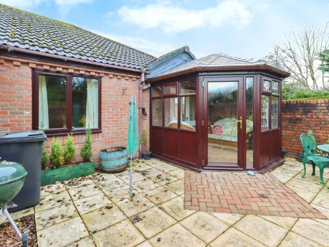 2 bedroom bungalow for sale