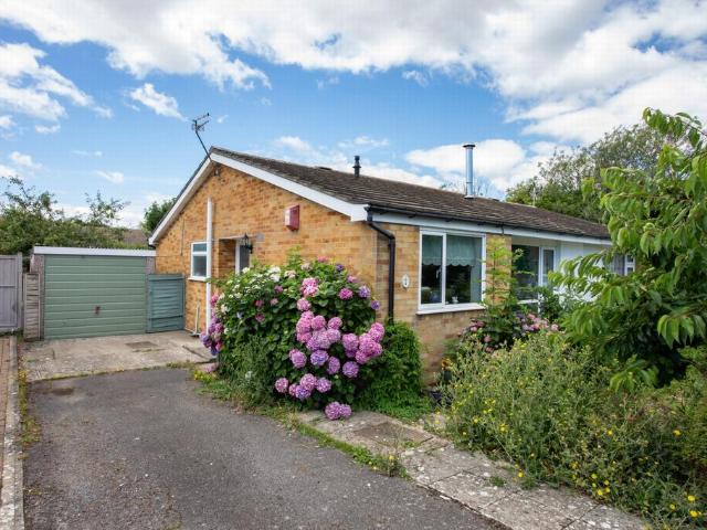 2 bedroom bungalow for sale