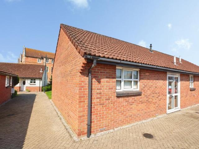 2 bedroom bungalow for sale
