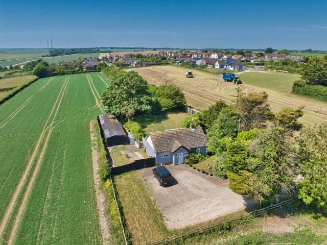 2 bedroom bungalow for sale