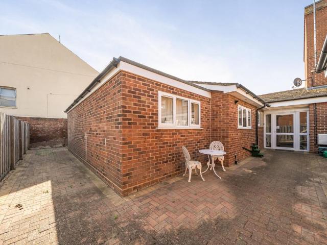 2 bedroom bungalow for sale