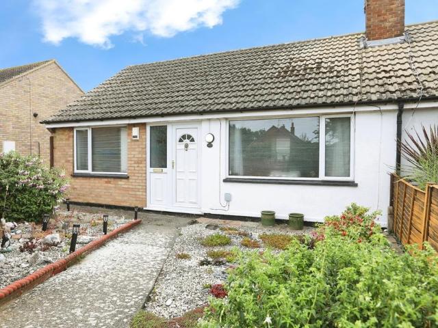 2 bedroom bungalow for sale