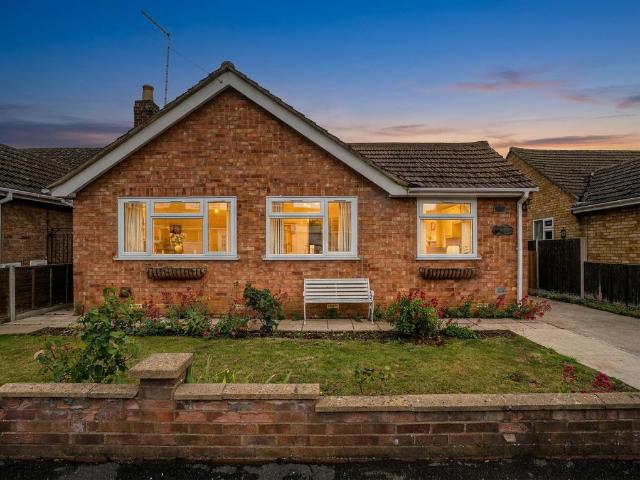 2 bedroom bungalow for sale
