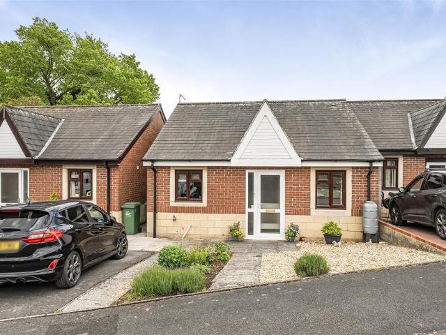 2 bedroom bungalow for sale