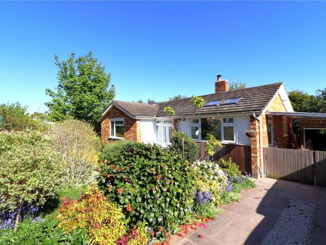 2 bedroom bungalow for sale