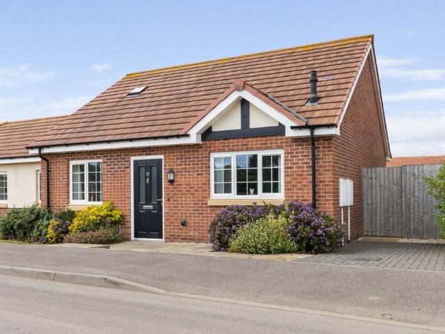 2 bedroom bungalow for sale