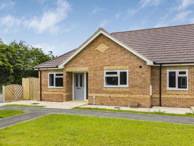 2 bedroom bungalow for sale