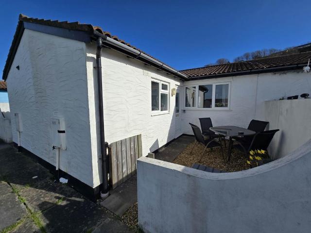 2 bedroom bungalow for sale