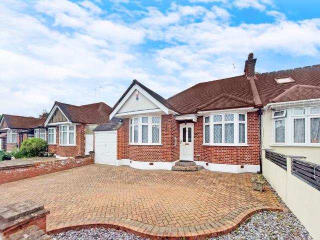 2 bedroom bungalow for sale