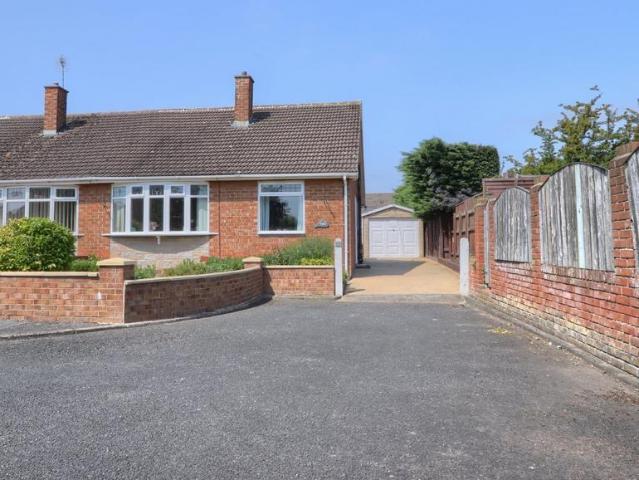 2 bedroom bungalow for sale