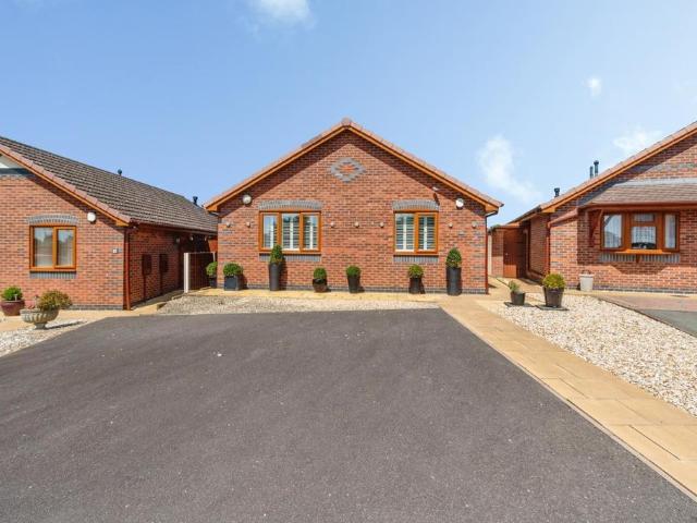 2 bedroom bungalow for sale
