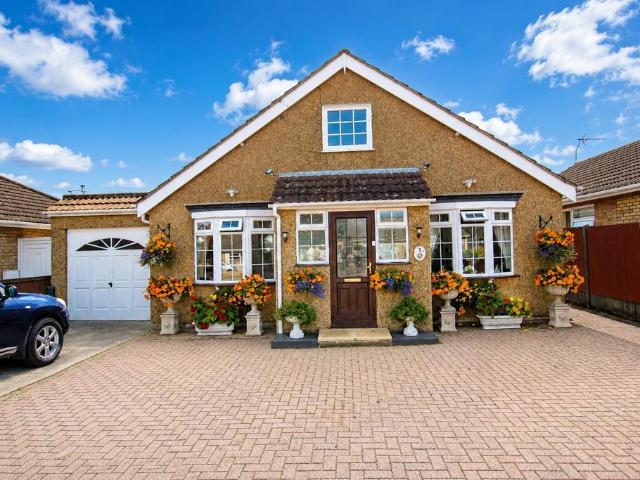 2 bedroom bungalow for sale