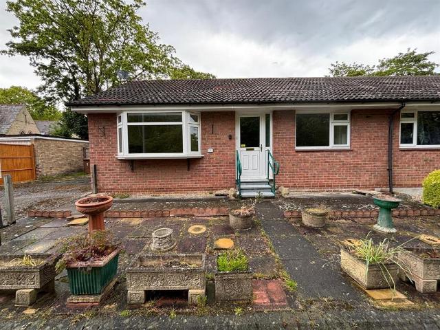 2 bedroom bungalow for sale