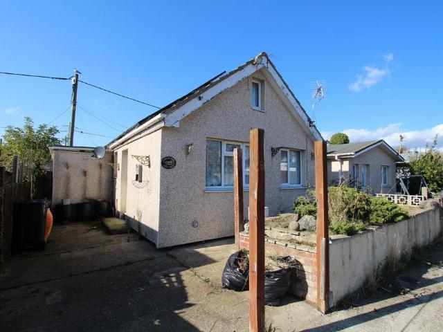 2 bedroom bungalow for sale