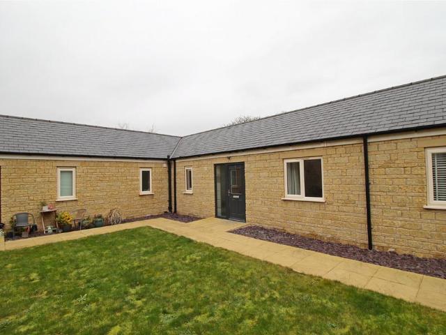 2 bedroom bungalow for sale