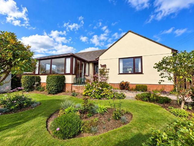 2 bedroom bungalow for sale