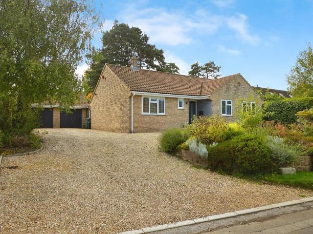 2 bedroom bungalow for sale