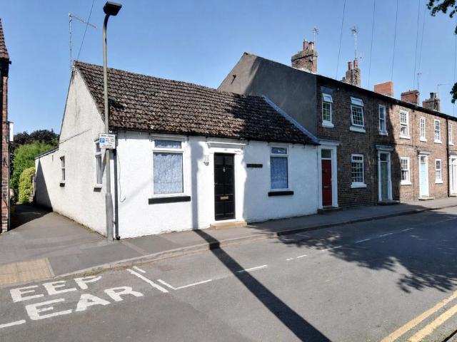 2 bedroom bungalow for sale