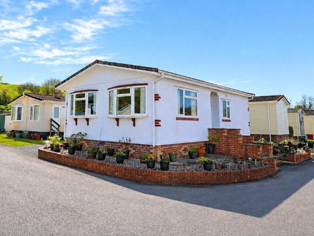 2 bedroom bungalow for sale