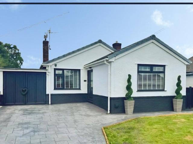 2 bedroom bungalow for sale