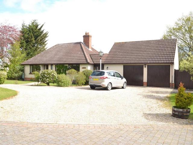 2 bedroom bungalow for sale