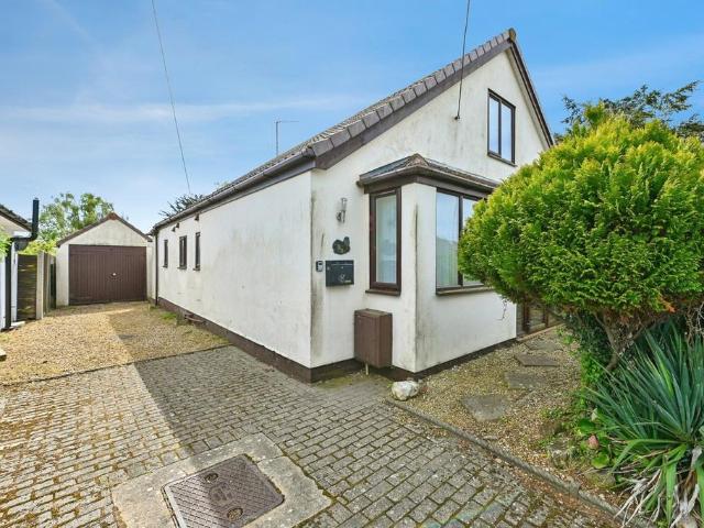 2 bedroom bungalow for sale