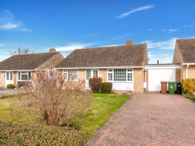 2 bedroom bungalow for sale