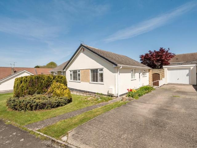 2 bedroom bungalow for sale