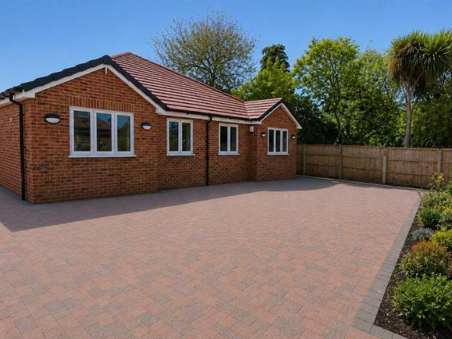 2 bedroom bungalow for sale