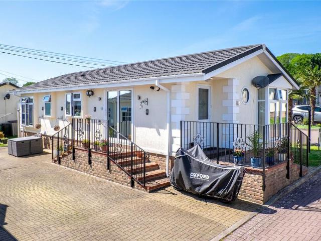 2 bedroom bungalow for sale