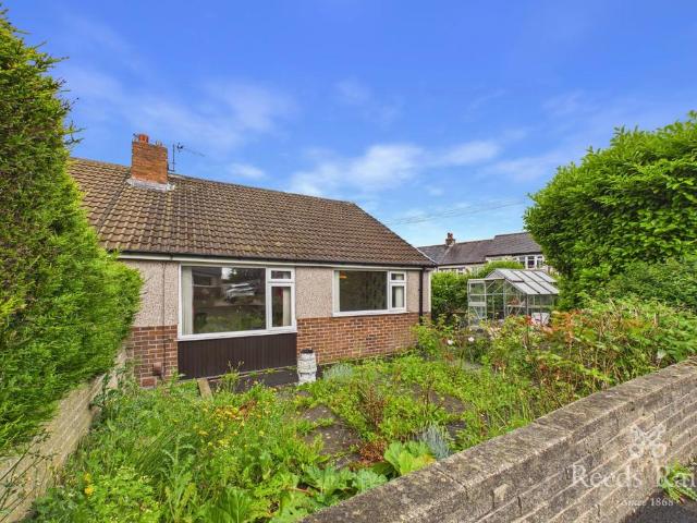2 bedroom bungalow for sale