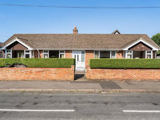 2 bedroom bungalow for sale