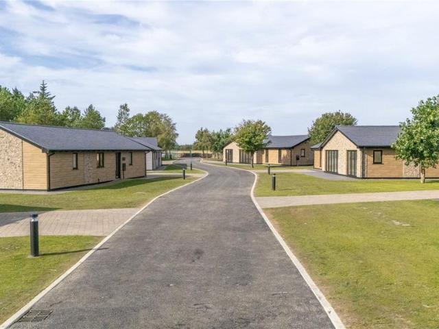 2 bedroom bungalow for sale