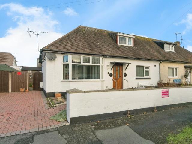 2 bedroom bungalow for sale