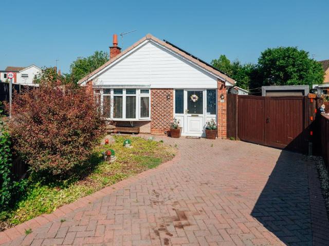 2 bedroom bungalow for sale