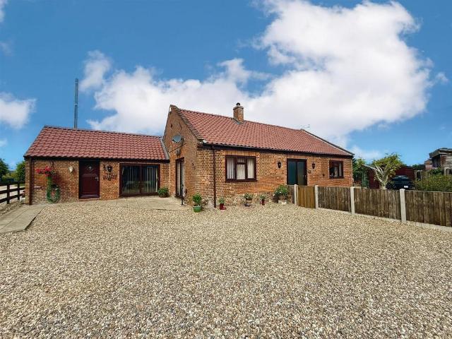 2 bedroom bungalow for sale