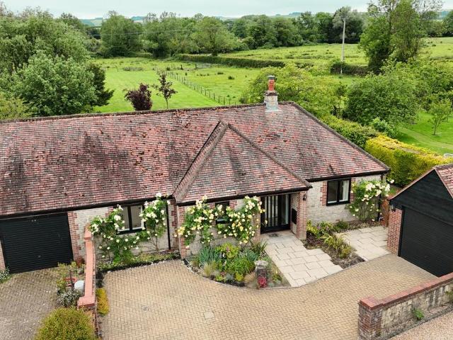 2 bedroom bungalow for sale
