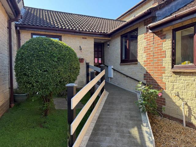 2 bedroom bungalow for sale