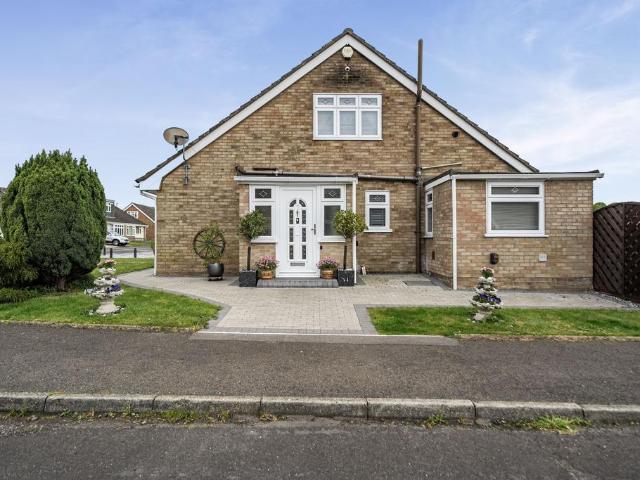 2 bedroom bungalow for sale