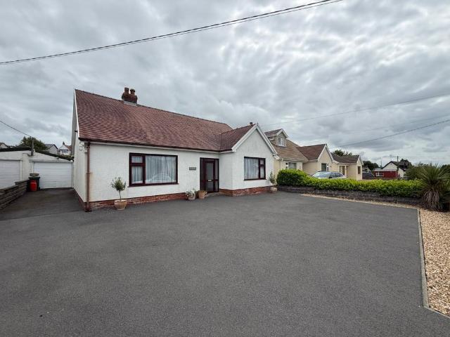 2 bedroom bungalow for sale