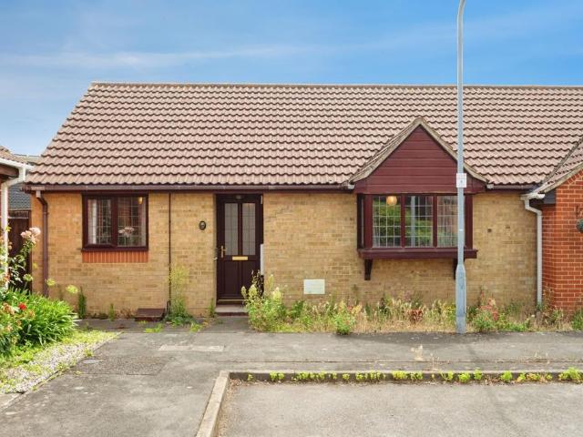 2 bedroom bungalow for sale