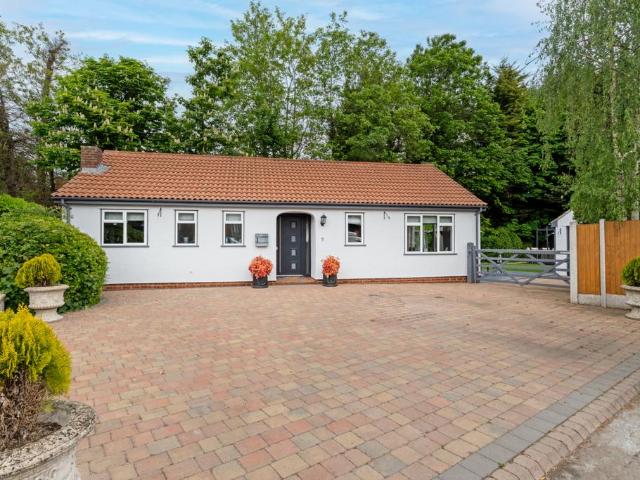2 bedroom bungalow for sale