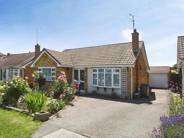 2 bedroom bungalow for sale