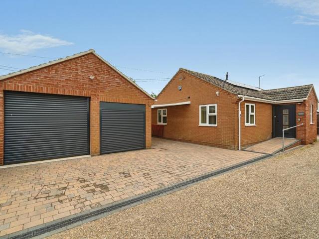 2 bedroom bungalow for sale