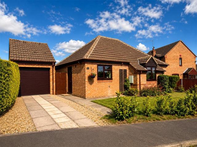 2 bedroom bungalow for sale