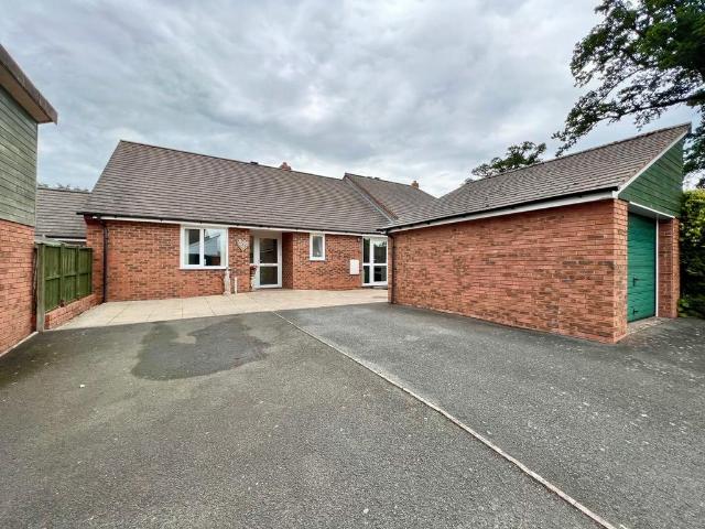 2 bedroom bungalow for sale