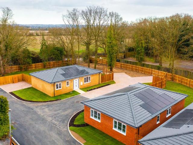 2 bedroom bungalow for sale