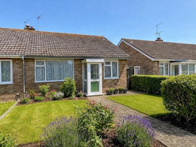2 bedroom bungalow for sale
