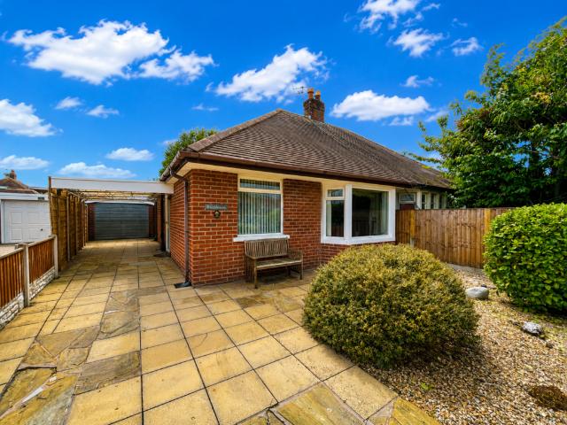 2 bedroom bungalow for sale
