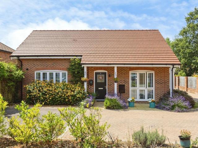 2 bedroom bungalow for sale